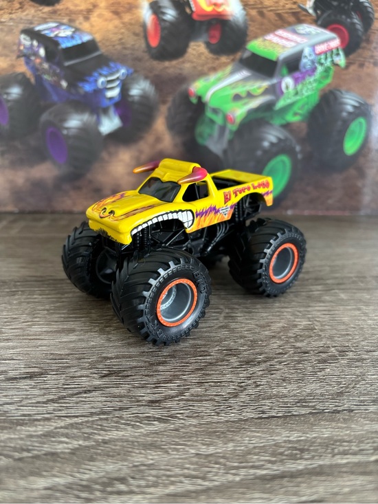 Monster Jam | Toys | Monster Jam Yellow El Toro Loco Truck 64 Scale ...